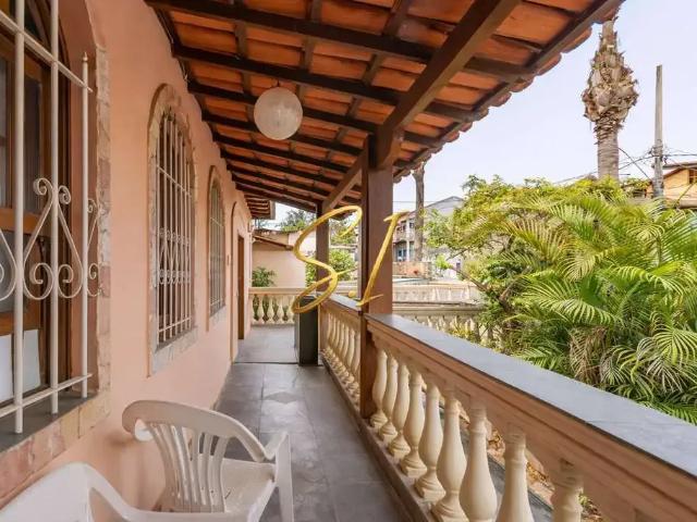Casa / Sobrado para Venda em Belo Horizonte/MG Alípio de Melo 4 Quartos