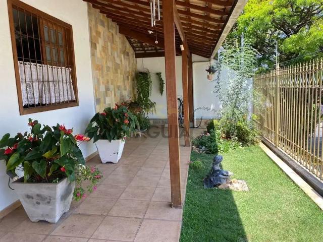 Casa / Sobrado para Venda em Belo Horizonte/MG Alípio de Melo 5 Quartos