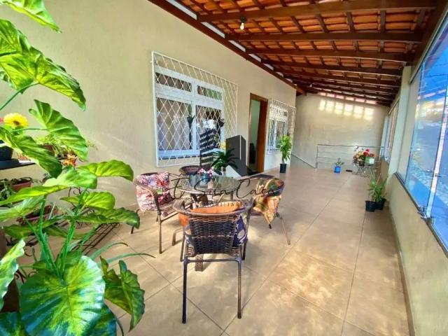 Casa / Sobrado para Venda em Belo Horizonte/MG Alto dos Pinheiros 4 Quartos