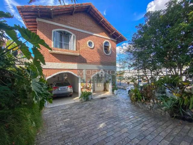 Casa / Sobrado para Venda em Belo Horizonte/MG Álvaro Camargos 4 Quartos
