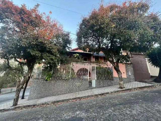 Casa / Sobrado para Venda em Belo Horizonte/MG Barreiro 5 Quartos