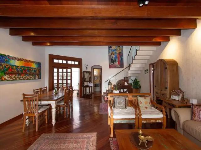 Casa / Sobrado para Venda em Belo Horizonte/MG Belvedere 5 Quartos