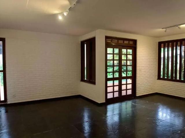 Casa / Sobrado para Venda em Belo Horizonte/MG Belvedere 3 Quartos
