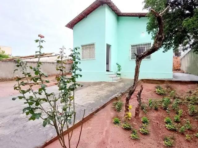 Casa / Sobrado para Venda em Belo Horizonte/MG Braúnas 3 Quartos