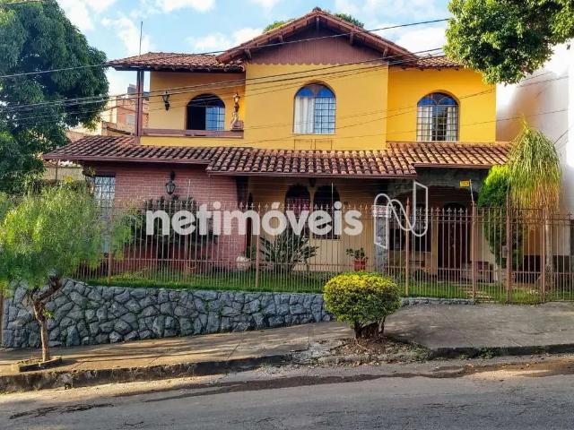 Casa / Sobrado para Venda em Belo Horizonte/MG Cachoeirinha 4 Quartos