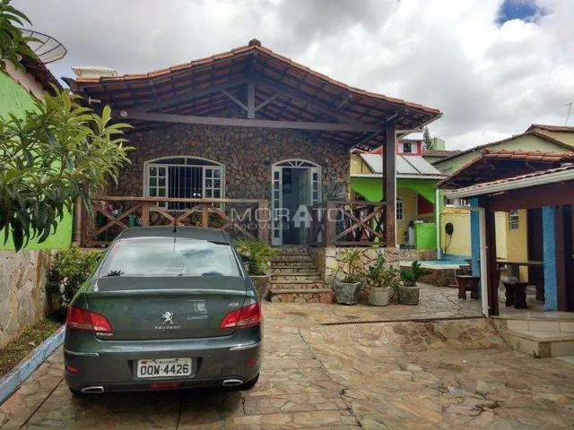 Casa / Sobrado para Venda em Belo Horizonte/MG Camargos 3 Quartos
