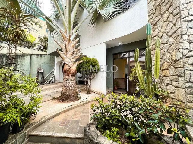Casa / Sobrado para Venda em Belo Horizonte/MG Castelo 4 Quartos
