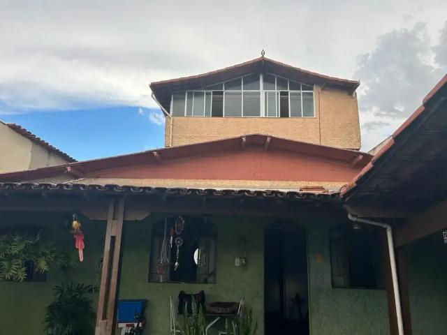Casa / Sobrado para Venda em Belo Horizonte/MG Cardoso Barreiro 4 Quartos