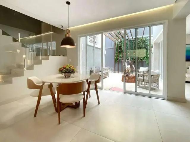 Casa / Sobrado para Venda em Belo Horizonte/MG Colégio Batista 4 Quartos