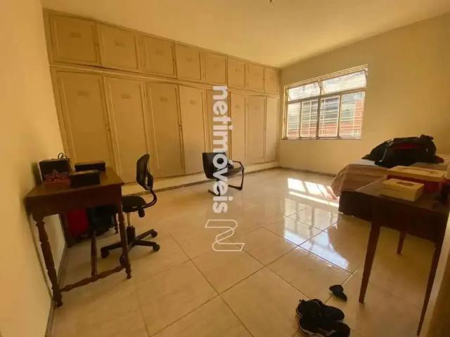 Casa / Sobrado para Venda em Belo Horizonte/MG Colégio Batista 4 Quartos