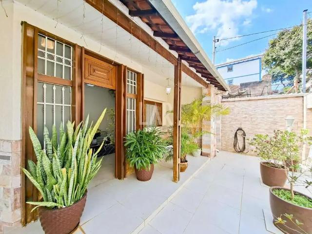Casa / Sobrado para Venda em Belo Horizonte/MG Colégio Batista 5 Quartos
