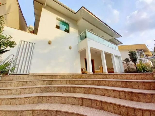 Casa / Sobrado para Venda em Belo Horizonte/MG Comiteco 5 Quartos