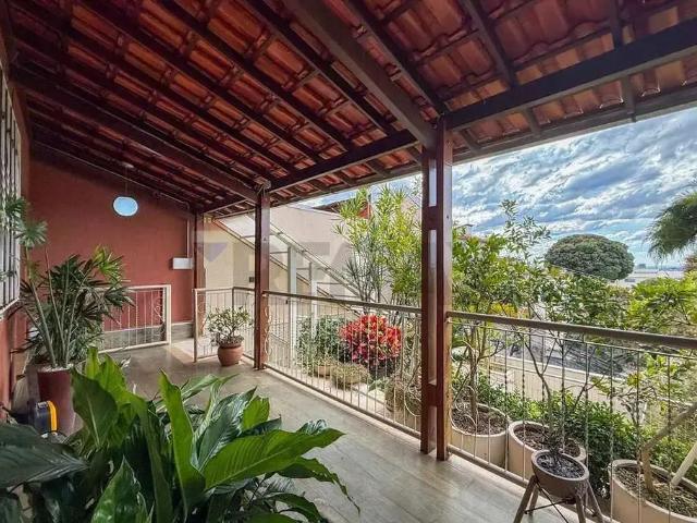 Casa / Sobrado para Venda em Belo Horizonte/MG Concórdia 4 Quartos