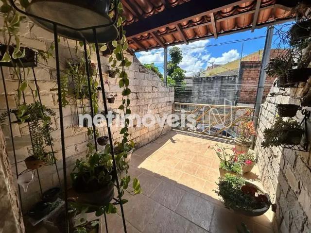 Casa / Sobrado para Venda em Belo Horizonte/MG Dom Bosco 2 Quartos