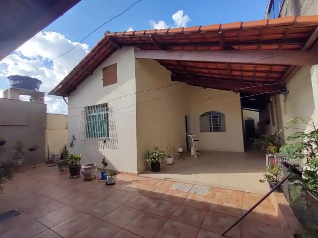 Casa / Sobrado para Venda em Belo Horizonte/MG Dom Bosco 3 Quartos