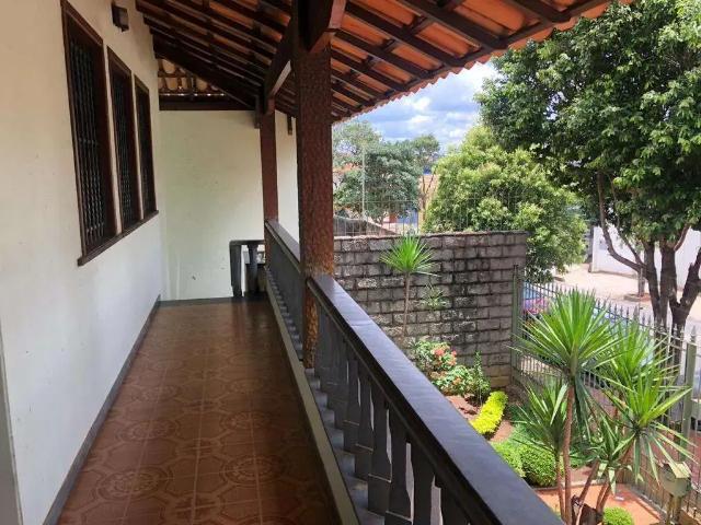 Casa / Sobrado para Venda em Belo Horizonte/MG Dona Clara 3 Quartos