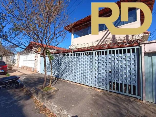 Casa / Sobrado para Venda em Belo Horizonte/MG Esplanada 3 Quartos