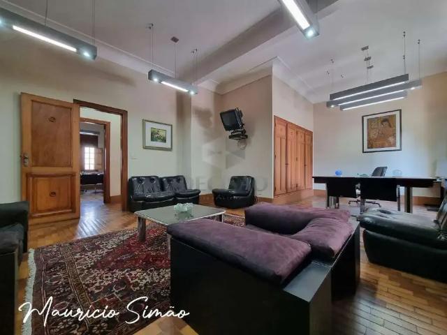 Casa / Sobrado para Venda em Belo Horizonte/MG Funcionários 8 Quartos
