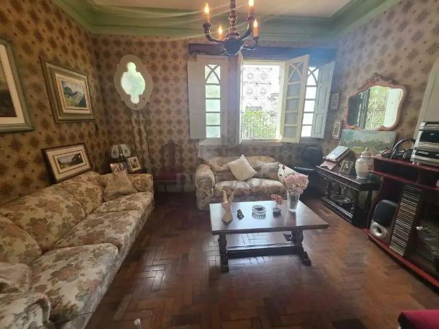 Casa / Sobrado para Venda em Belo Horizonte/MG Floresta 7 Quartos