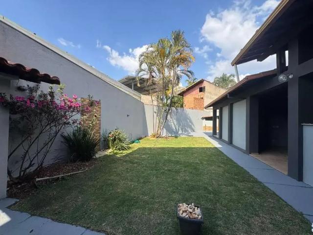 Casa / Sobrado para Venda em Belo Horizonte/MG Garças 4 Quartos