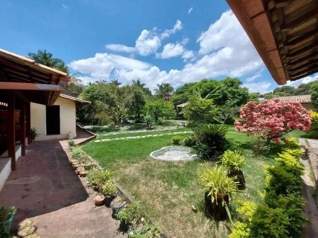 Casa / Sobrado para Venda em Belo Horizonte/MG Garças 5 Quartos