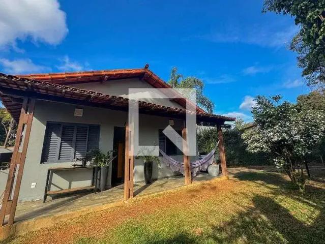 Casa / Sobrado para Venda em Belo Horizonte/MG Garças 3 Quartos