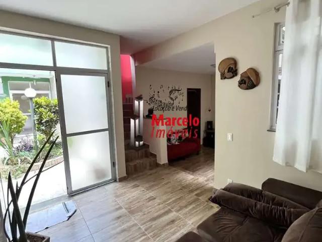 Casa / Sobrado para Venda em Belo Horizonte/MG Heliópolis 3 Quartos