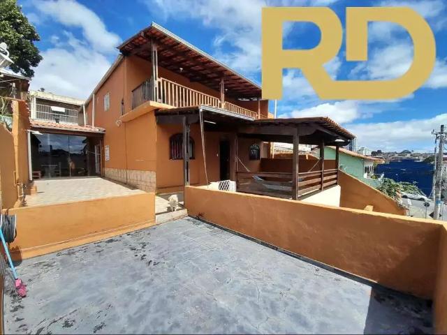 Casa / Sobrado para Venda em Belo Horizonte/MG Horto 4 Quartos