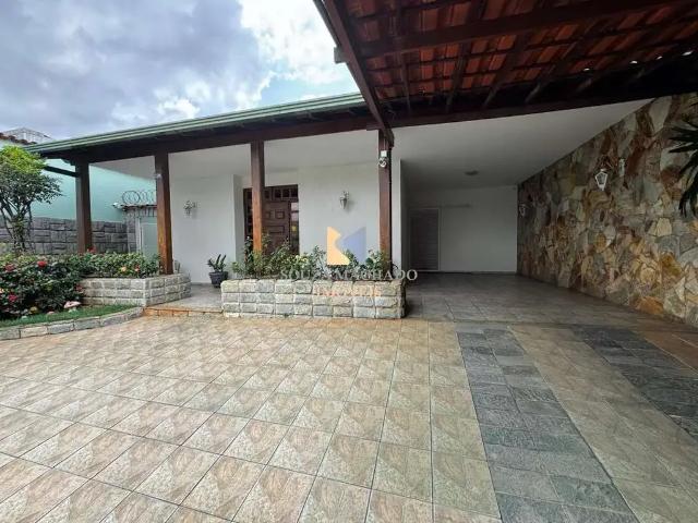 Casa / Sobrado para Venda em Belo Horizonte/MG Itapoã 4 Quartos