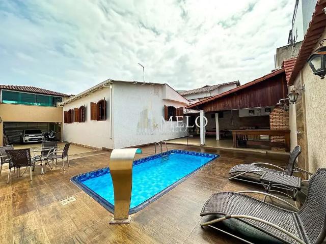 Casa / Sobrado para Venda em Belo Horizonte/MG Itapoã 4 Quartos