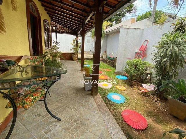Casa / Sobrado para Venda em Belo Horizonte/MG Itapoã 4 Quartos