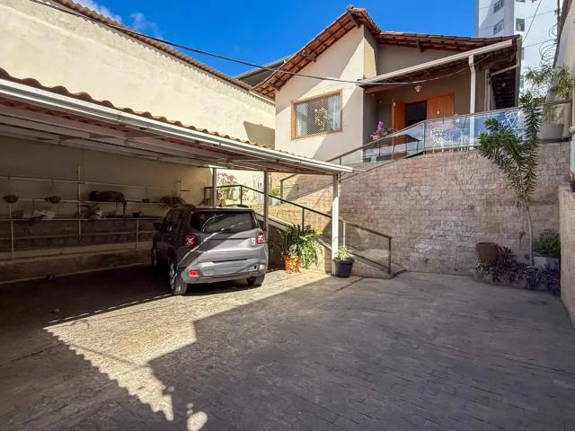 Casa / Sobrado para Venda em Belo Horizonte/MG Jardim América 4 Quartos