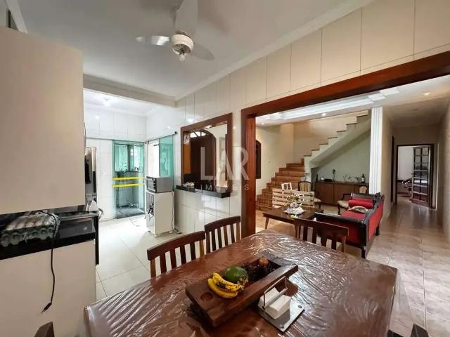 Casa / Sobrado para Venda em Belo Horizonte/MG Jardim América 5 Quartos