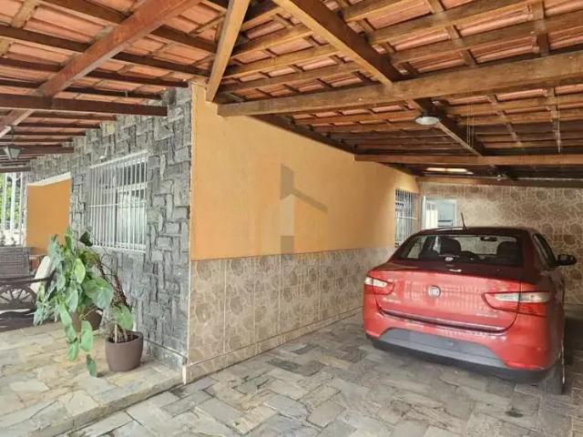 Casa / Sobrado para Venda em Belo Horizonte/MG João Pinheiro 3 Quartos