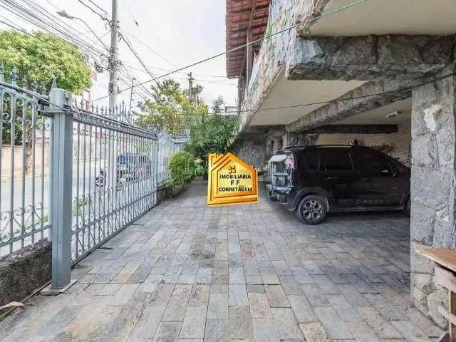 Casa / Sobrado para Venda em Belo Horizonte/MG João Pinheiro 5 Quartos