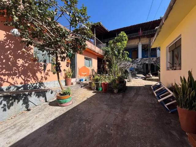 Casa / Sobrado para Venda em Belo Horizonte/MG João Pinheiro 6 Quartos