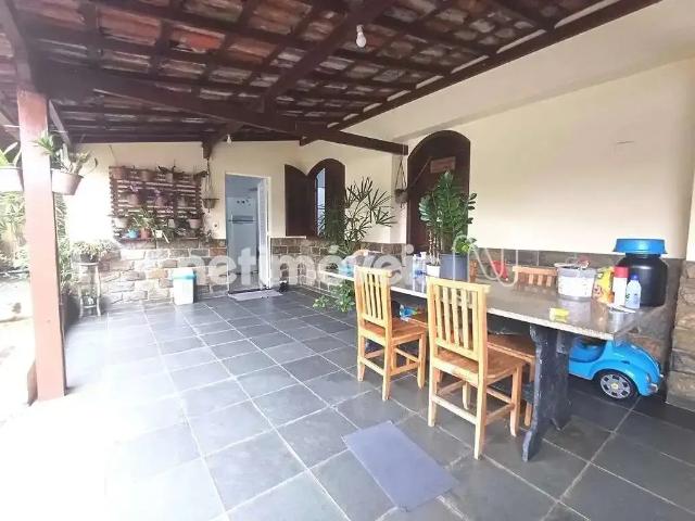 Casa / Sobrado para Venda em Belo Horizonte/MG Palmeiras 5 Quartos