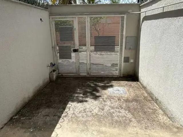 Casa / Sobrado para Venda em Belo Horizonte/MG Planalto 2 Quartos