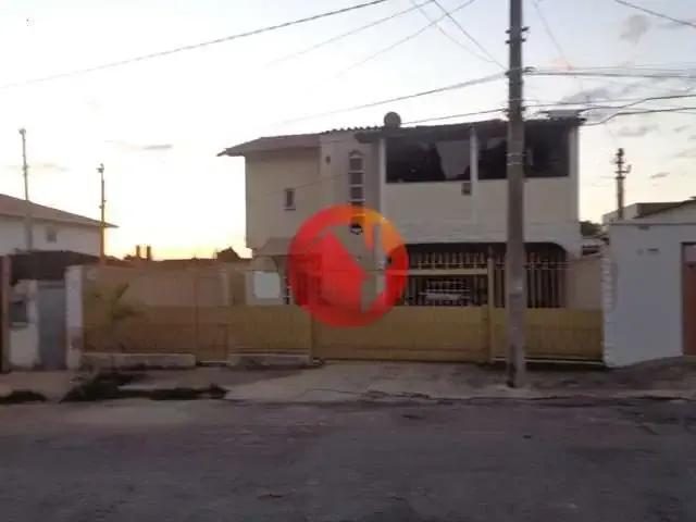 Casa / Sobrado para Venda em Belo Horizonte/MG Planalto 5 Quartos