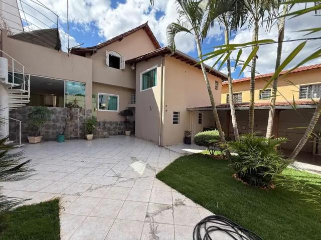 Casa / Sobrado para Venda em Belo Horizonte/MG Planalto 5 Quartos