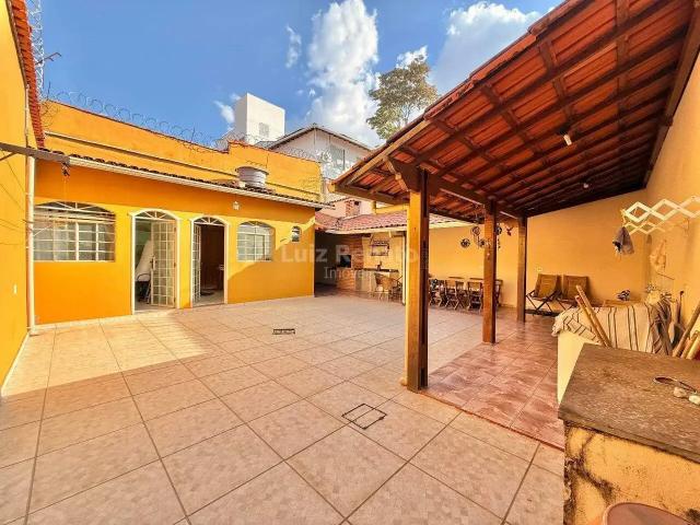 Casa / Sobrado para Venda em Belo Horizonte/MG Renascença 4 Quartos