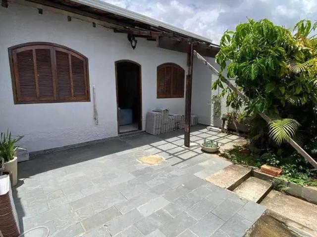 Casa / Sobrado para Venda em Belo Horizonte/MG São João Batista 3 Quartos