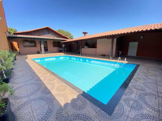 Casa / Sobrado para Venda em Belo Horizonte/MG São João Batista 4 Quartos