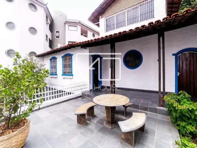 Casa / Sobrado para Venda em Belo Horizonte/MG São Lucas 5 Quartos