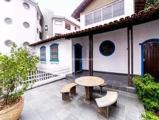 Casa / Sobrado para Venda em Belo Horizonte/MG São Lucas 5 Quartos