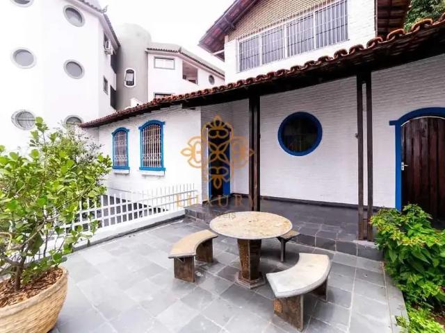 Casa / Sobrado para Venda em Belo Horizonte/MG São Lucas 5 Quartos