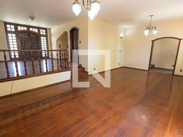Casa / Sobrado para Venda em Belo Horizonte/MG São Luiz 5 Quartos