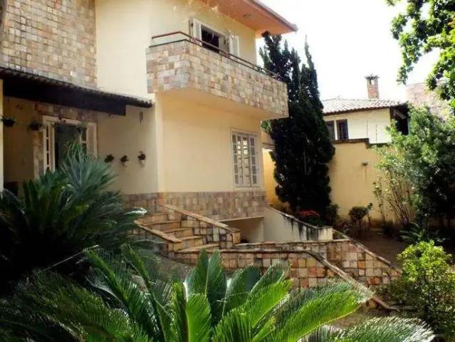 Casa / Sobrado para Venda em Belo Horizonte/MG São Luiz 7 Quartos