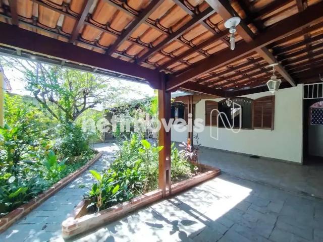 Casa / Sobrado para Venda em Belo Horizonte/MG Sagrada Família 4 Quartos