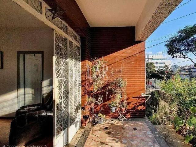 Casa / Sobrado para Venda em Belo Horizonte/MG Sagrada Família 4 Quartos